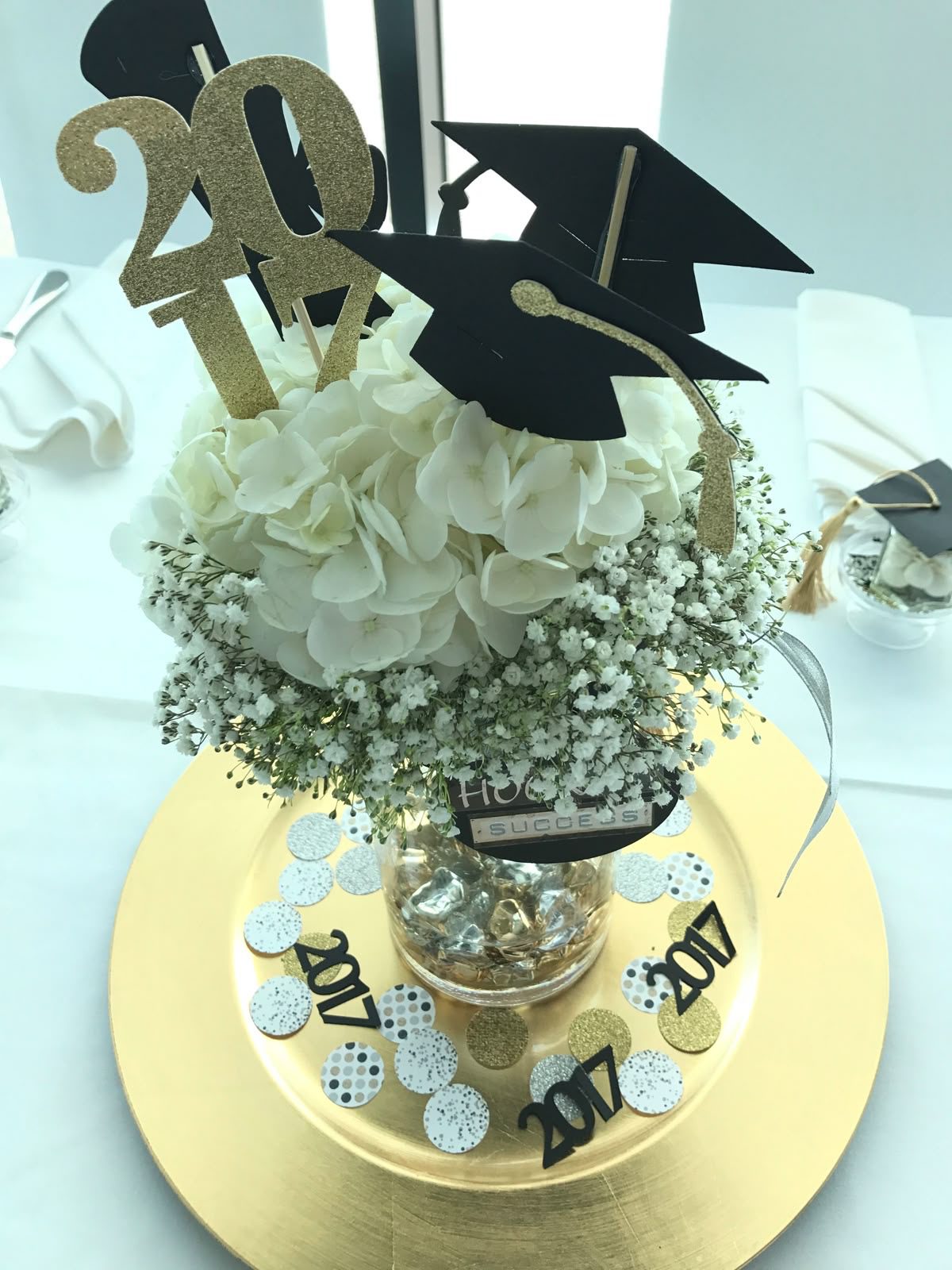 17 Stunning DIY & Elegant Graduation Centerpiece Ideas - Your Cozy Glow