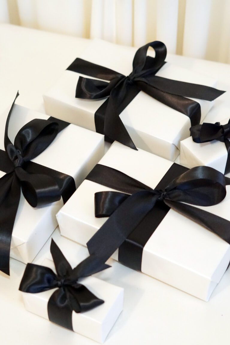 How to Make Beautiful Presents with Easy Christmas Wrapping Paper Ideas ...